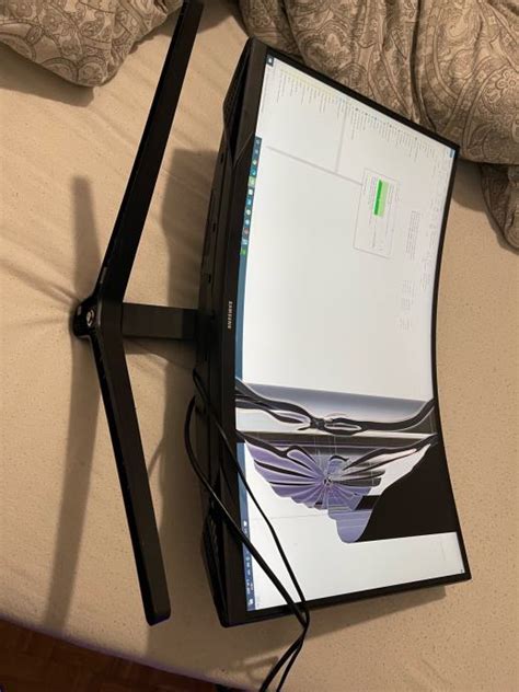 Samsung Odyssey G Qhd Va Monitor Ukrivljen Po En Ekran