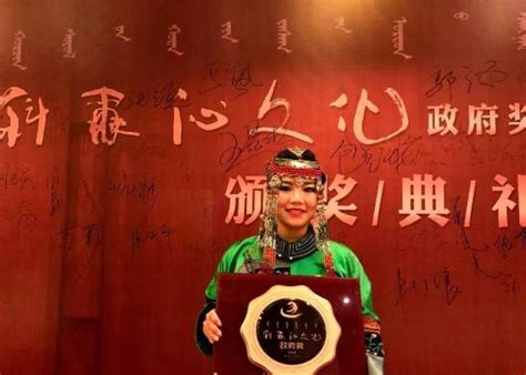 歌手阿木古楞多大 歌手阿木古楞年龄 阿木古楞年龄 大山谷图库