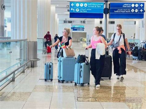 متحدہ عرب امارات میں شید بارش کے باعث فلائٹ آپریشن متاثر دبئی ایئرپورٹ