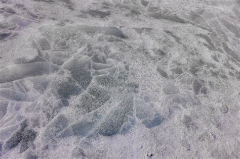 Textura Del Hielo Derretido En El Lago En Primavera Foto De Archivo