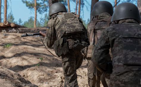 ЗСУ знищили ще 1300 окупантів та 48 артилерійських систем — Генштаб Вечірній Київ