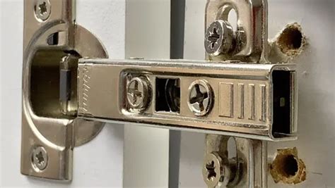 How To Remove Door Latch Stuck Methods DIY