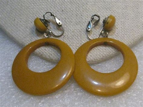 Butterscotch Bakelite Hoop Clip Earrings 1940s Stud And Dangle 2 1