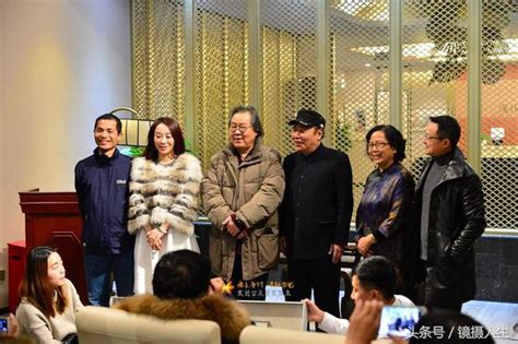 著名演员王伍福参加书画展，许多观众以为朱德显身了 每日头条