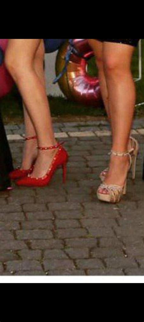 I Piedi Delle Mie Amiche Puttane Rpiediniita