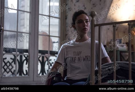 Matilda De Angelis In A Bookshop In Paris 2021 Il Materiale Emotivo