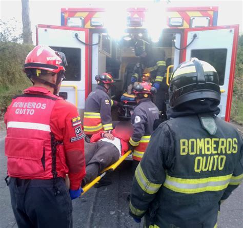 Vía A Lloa Un Menor De Edad Muerto Y Siete Heridos En Colisión Entre