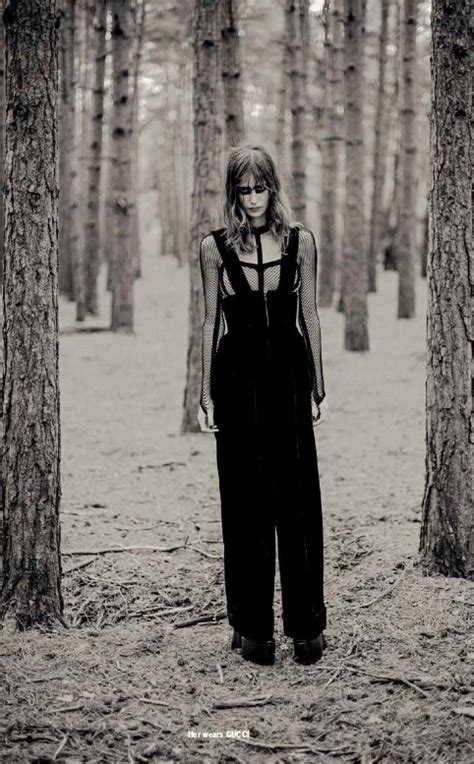 Derek Ridgers X 10 Magazine Into The Woods — Unravel Productions