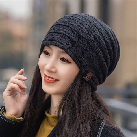 Badu Bg Актуална зимна шапка с кожен елемент Badu Bg