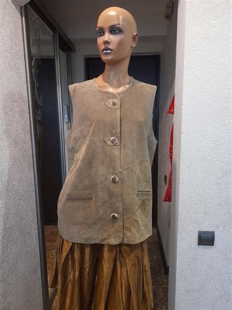 Жилет — ціна 230 грн у каталозі Жилетки Купити жіночі речі за доступною ціною на Шафі Україна