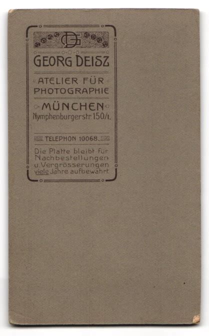Fotografie G Deiz München Knabe Im Schwarzen Anzug Mit Kerze Zur
