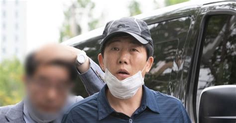 사무실 도착한 자유북한운동연합 박상학 대표