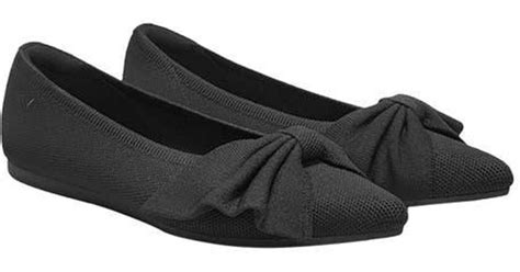 Vivaia Pointed Toe Bow Flats In Black Lyst