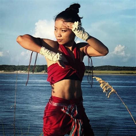 Krupol Muaythai Sok Tad ศอกตัด Martial Arts Women Martial Arts