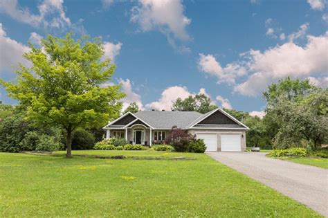 Beautiful Bungalow On 2 Acres In Metcalfe On Houses For Sale