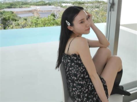 ばんばんざい・みゆ、超ミニ丈ワンピで圧巻の美脚あらわ！ 「美しすぎて視力良くなりそう」「足細っ」22 All About ニュース