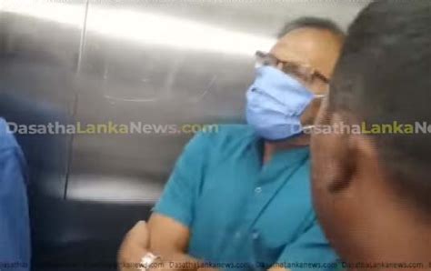 මොහාන් මහත්තයා මොහාන් මහත්තයා ඔයා වැදගත් කෙනෙක් නේද ඇයි මෙහෙම