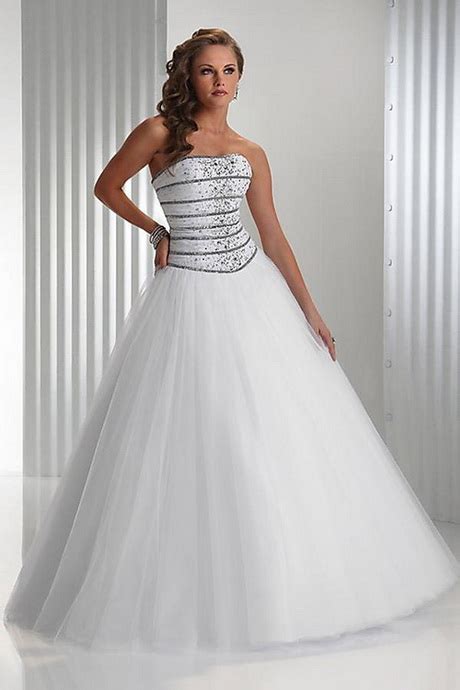 Ballkleid weiß lang Stil und Schönheit