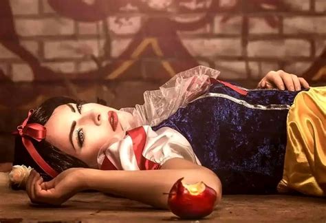 داستان اصلی سفید برفی چه بود؟ تصاویر