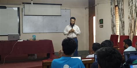 Eee Makers Hub Home Facebook