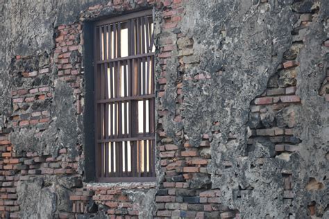無料画像 古いウィンドウ バー 素朴な 光 壁 石垣 レンガ造り 窓 ファサード 遺跡 建物 家 岩
