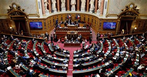 البرلمان الفرنسي يقرُّ مشروع قانون ضد الهجرة