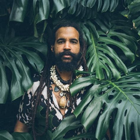 Iúri Oliveira Iuriperc • Threads Say More