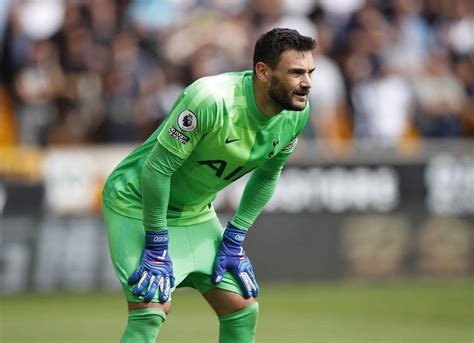Download Hugo Lloris Focused Squint Wallpaper