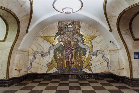 Лучшие советские мозаики в Москве | Moscow metro, Moscow, Mural art