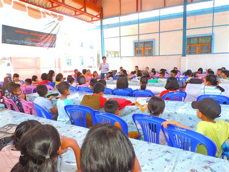 ဘားအံခရိုင် လူထုအခြေပြုဗဟိုဌာန၌ ကိုရိုနာဗိုင်းရပ် စ် ရောဂါကာကွယ်ရေး အသိပညာပေးဟောပြော