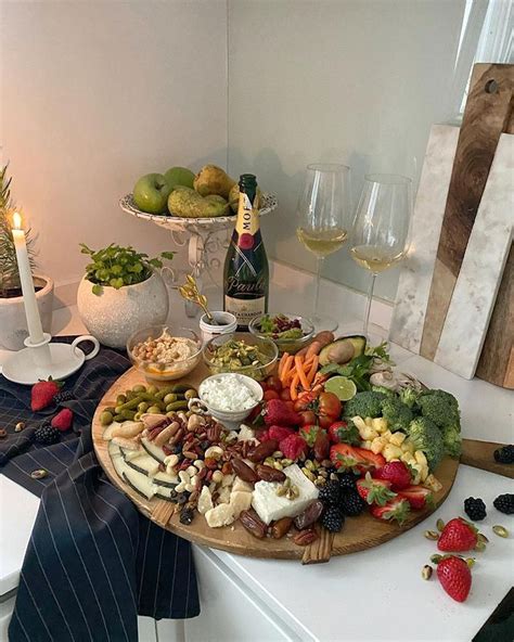 Paula Ordovás on Instagram: “How to create a Crudité & cheese snack ...