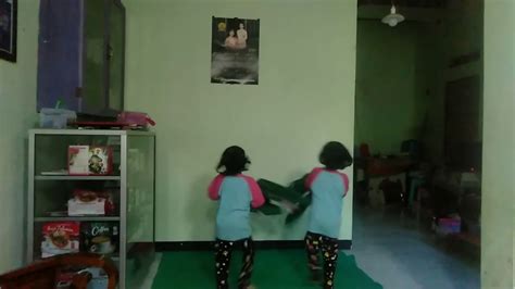 Begini Cara Cepat Ganti Baju Youtube Begini Cara Cepat Ganti Baju Youtube