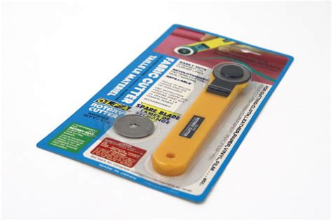 Olfa 28mm Rotary Cutter Diqqa