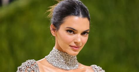 Ob Das Nicht Gelöscht Wird Kendall Jenner Zeigt Sich Völlig Entblößt Und Unzensiert