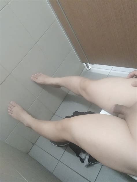 In Public Restrooms 32 Pics Xhamster