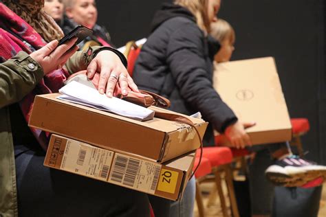 W Olsztynie zostały rozdane laptopy dla dzieci z rodzin popegeerowskich Radio Olsztyn