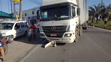 Homem Sofre Ferimentos Graves Ao Ser Atingido Por Veículo Em Ponto De