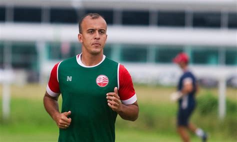 Matheus Carvalho é liberado pelo DM e volta aos trabalhos NE