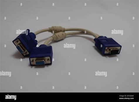 Cable Matters 1ft Full Hd 1080p Vga Splitter Cable Vga Y Cable For