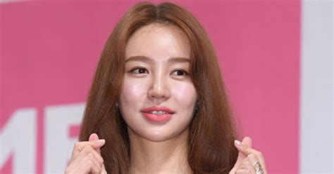 윤은혜 발리 여행 중 스캔들 날벼락의문의 남성 아닌 女 매니저 해명