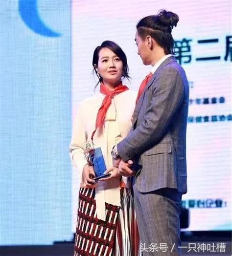 周一圍朱丹參加公益活動，但她看老公的眼神成為最大亮點 每日頭條