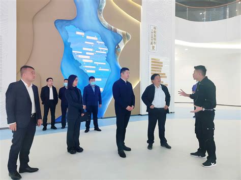 鄂尔多斯市副市长苗程玉一行调研走访重点拟上市企业东源投资集团王靖董事长陪同参观 内蒙古东源投资集团有限公司