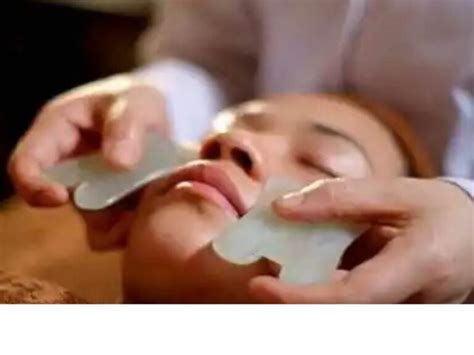 Natural Rejuvenation Of Gua Sha For Radiant Skin Massage Theraphy