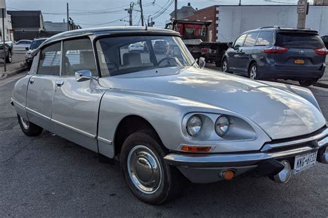 Citroen Ds Vintage Car Collector