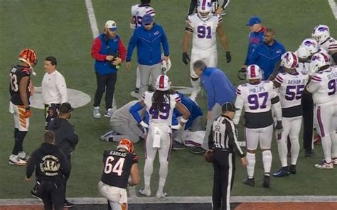 Nfl Game Suspended After Damar Hamlin Collapses On Field