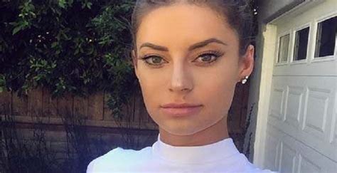 Hannah Stocking Bio Bio Early Life Career Net Worth And Salary
