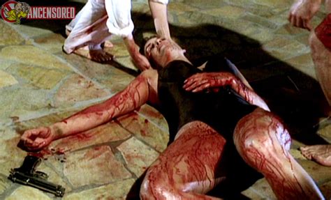 Naked Elena Uhlig In Swimming Pool Der Tod Feiert Mit