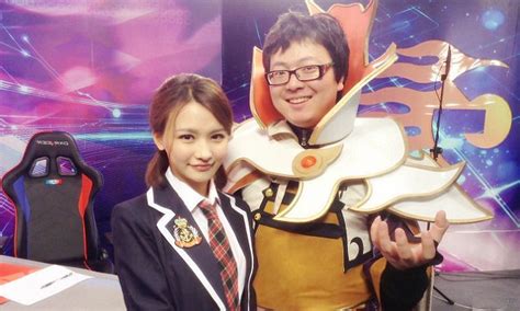 Chinese Women Paid Millions To Play Video Games In Scanty Clothing Daily Mail Online