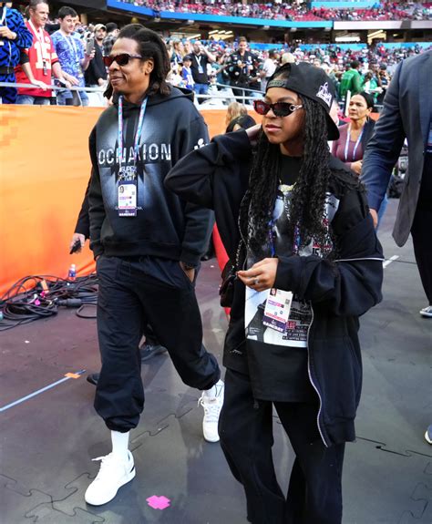 Jay Z Takes Pics Of Daughter Blue Ivy At The Super Bowl