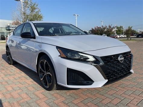 New Nissan Altima SR D Sedan In Norman RN Bob Moore